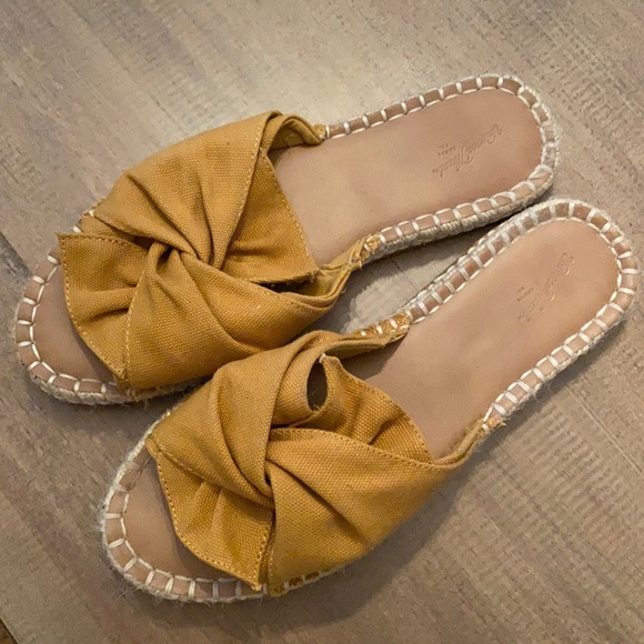 Universal Thread | Shoes | Mustard Yellow Sandals | Poshmark